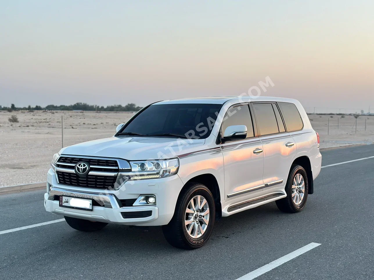 Toyota Land Cruiser GXR White 2021 For Sale in Qatar